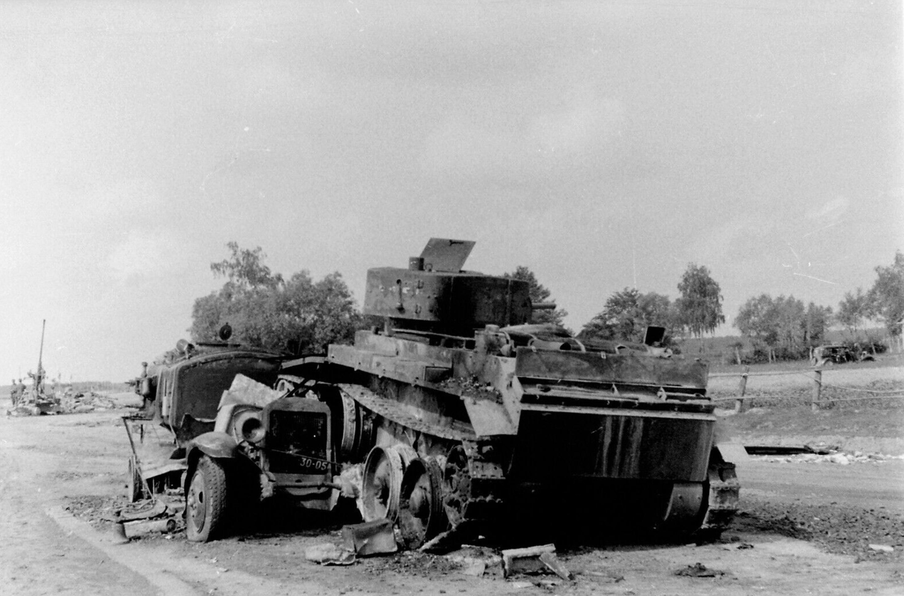 Asisbiz Soviet Red Army tank column destroyed near Zamosc during battle ...