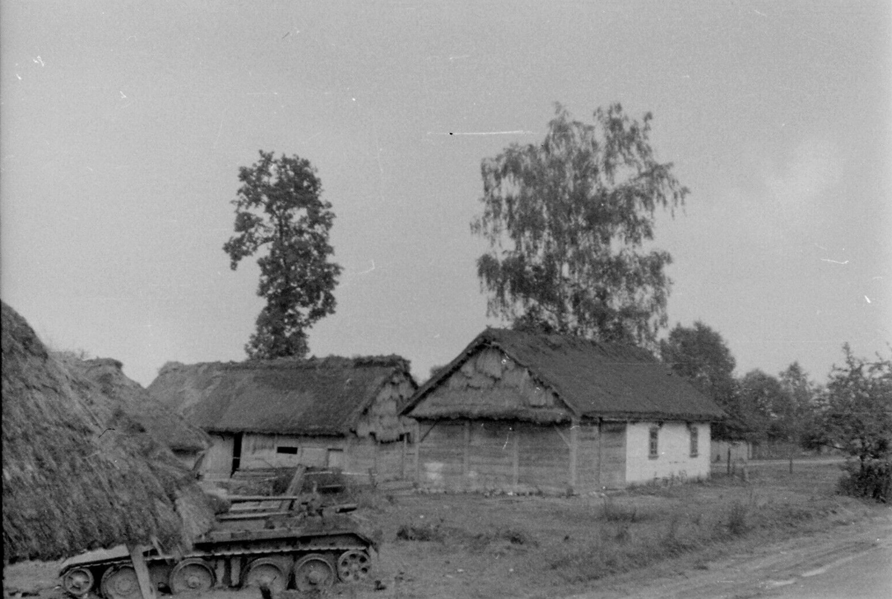Asisbiz Soviet Red Army tank column destroyed near Zamosc during battle ...