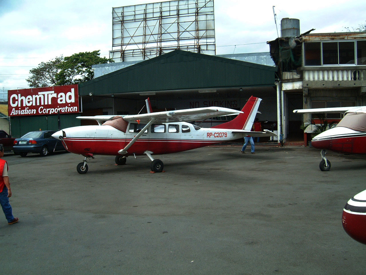Asisbiz Philippines Cessna C207 ChemTrad RPC 2079Mar 2003 01
