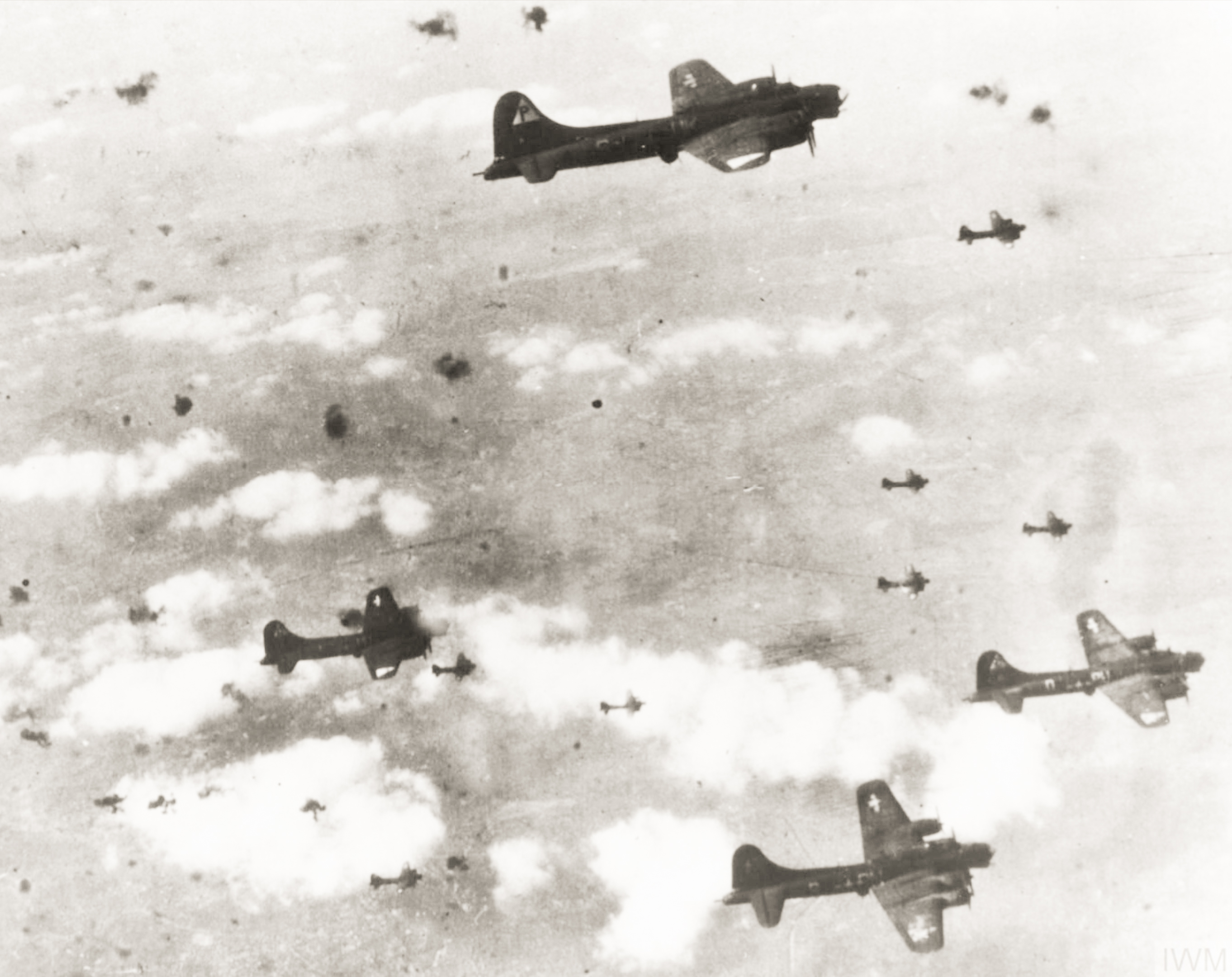 Asisbiz Boeing B-17G Fortresses 8AF 384BG545BG BK fly through heavy ...