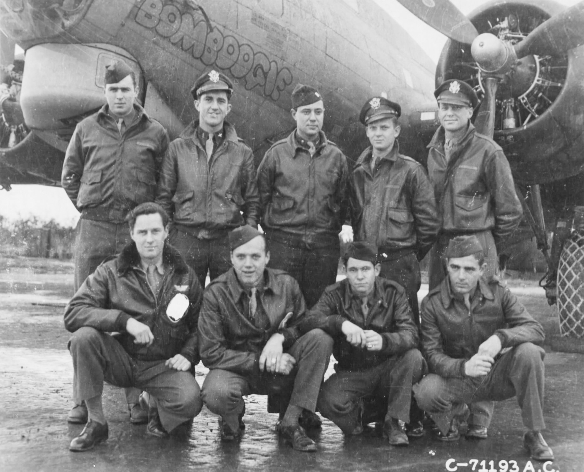 Asisbiz 42 31974 B-17G Fortress 8AF 390BG570BS DIG Bomboogie nose art ...