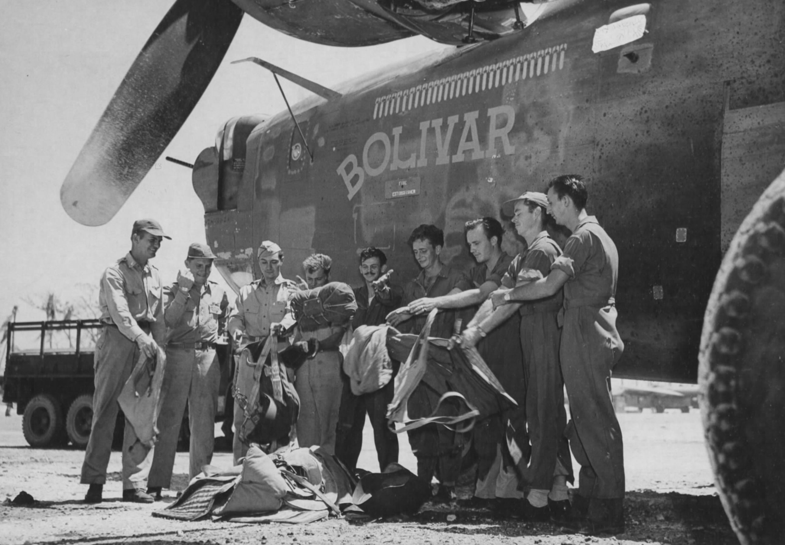 Asisbiz 42 72994 B-24J Liberator 7AF 30BG27BS Bolivar Kwajalein ...