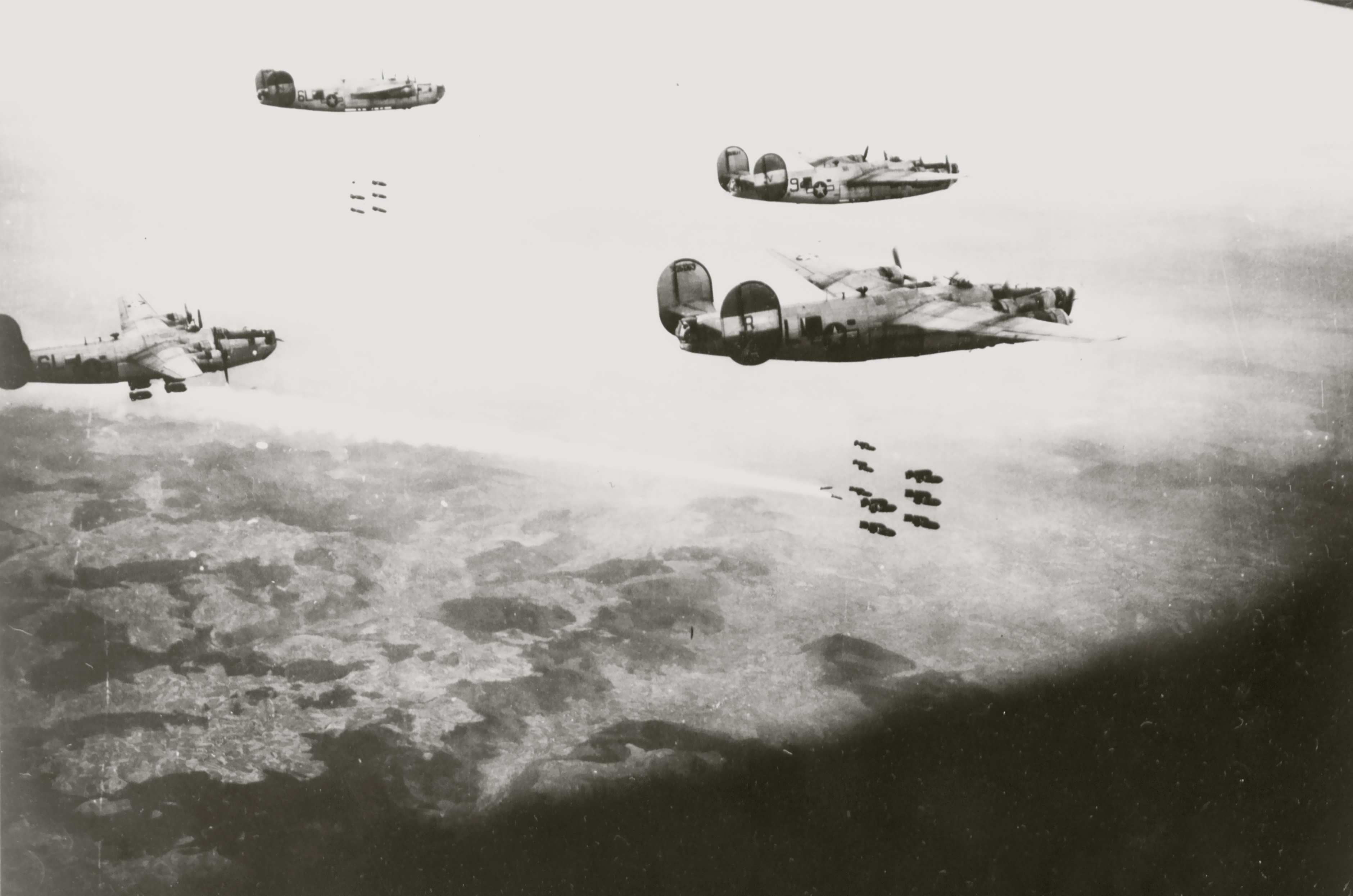 Asisbiz 42-51353 B-24J Liberator 8AF 466BG787BS 6LR Peck's Bad Boys ...