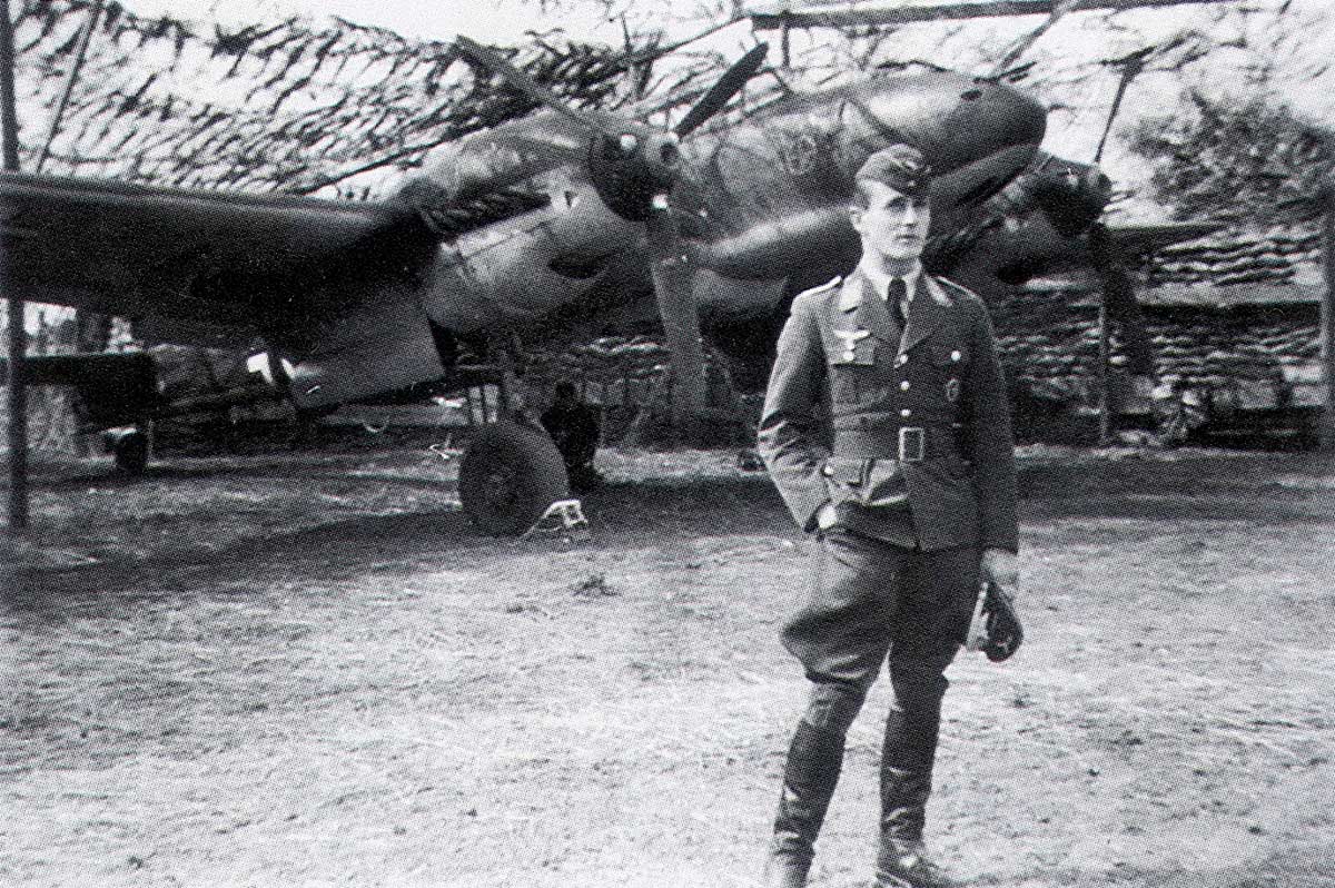 Asisbiz Messerschmitt Bf 110D Zerstorer III.ErprGr210 Horst Marx 01