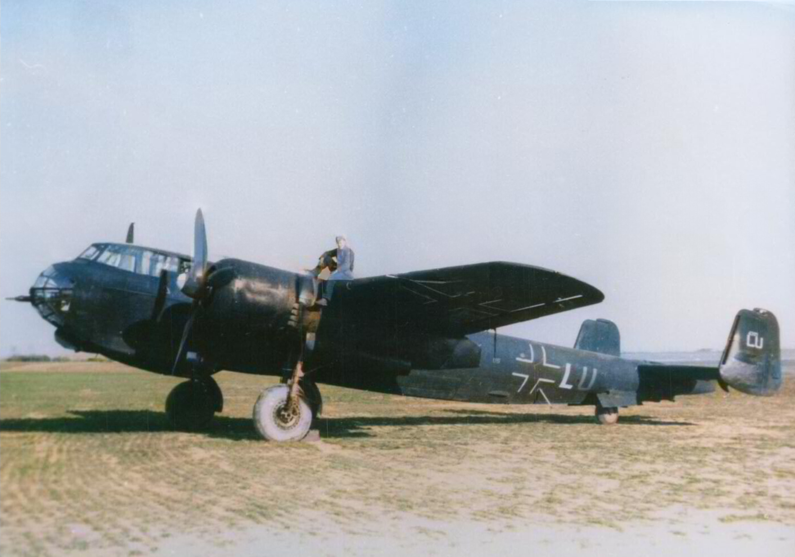 Asisbiz Dornier Do 217E 10.KG2 U5+LU WNr 4305 ready for dispersal eBay 01