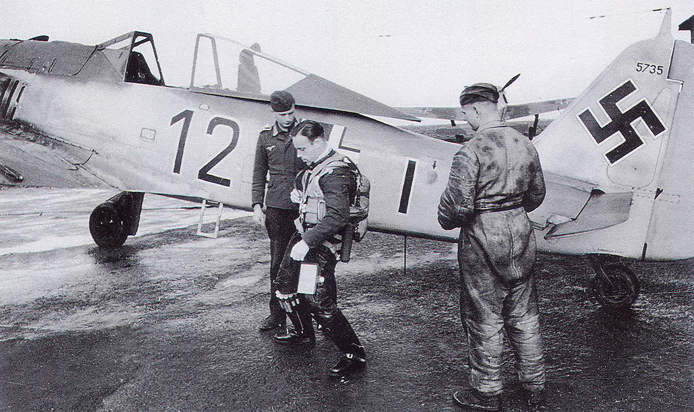 Asisbiz Focke Wulf Fw 190A 8.JG2 Black 12 Bruno Stolle WNr 5735 France ...