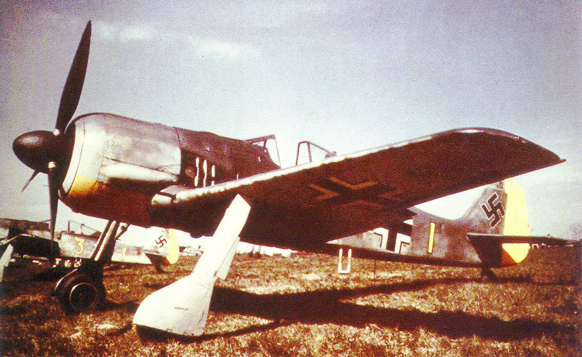 Asisbiz Focke Wulf Fw 190A 9.JG2 Yellow 1 WNr 20228 France February 1942-01