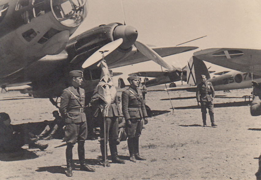 Asisbiz Heinkel He 111E Nationalist AF K88 25x79 with Do 17P Condor ...