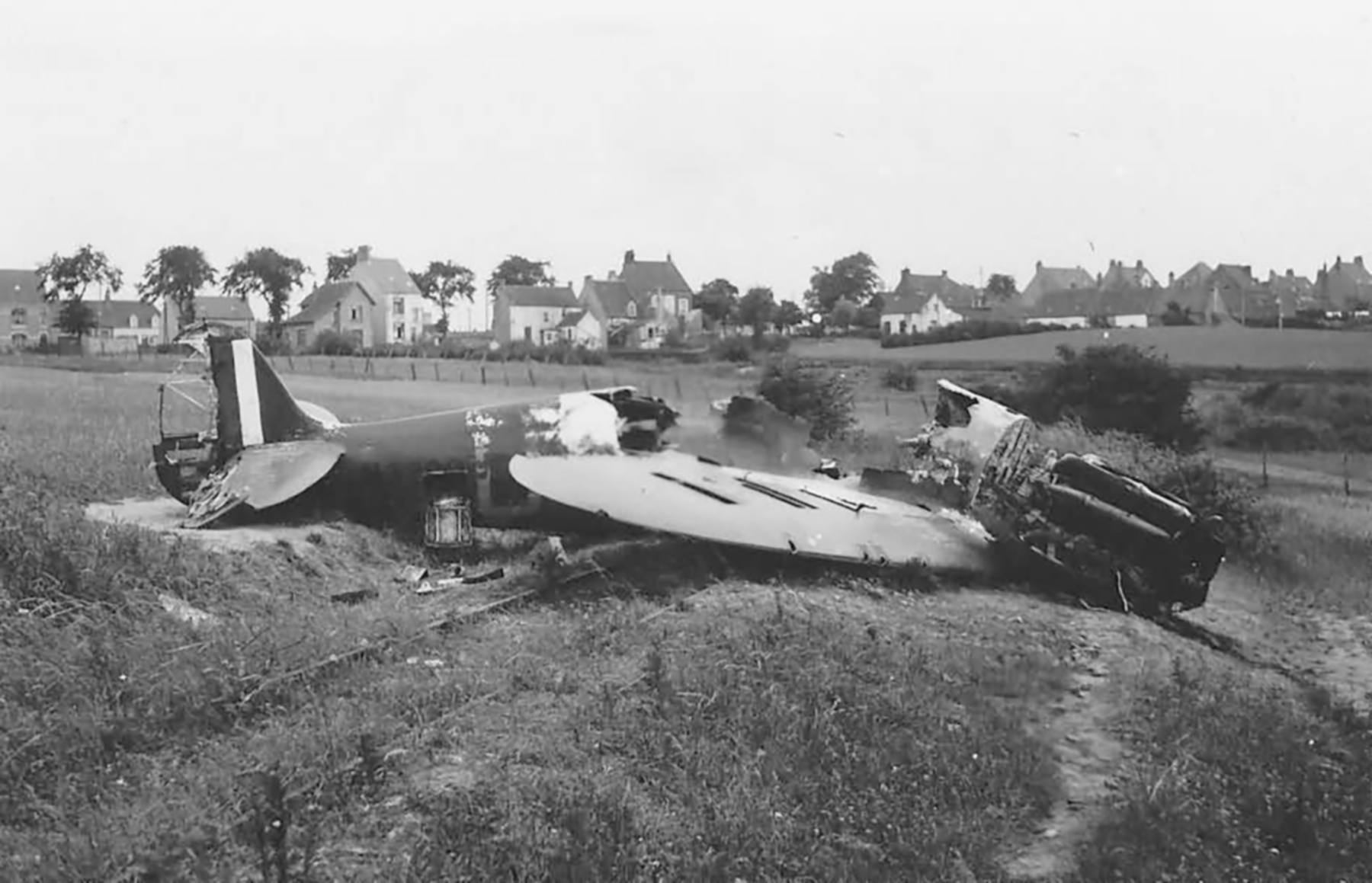 Asisbiz Spitfire MkI destroyed over France during the Battle of France ...